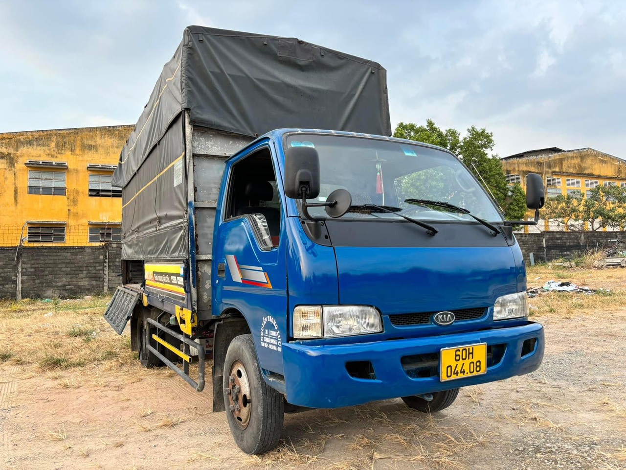 Bán xe tải cũ giá 70 triệu - 1 tấn, 2T5, 3T5 giá rẻ